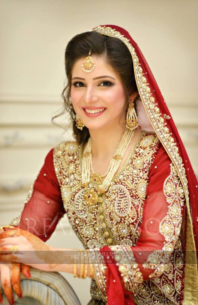 Inspirational Red Pakistani Bridal Outfit Photography By Irfan Ahson ...